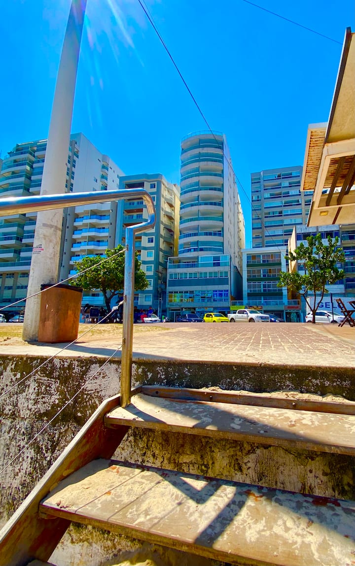 Apartamento Em Condomínio à Beira-mar, Pé Na Areia - Guarapari