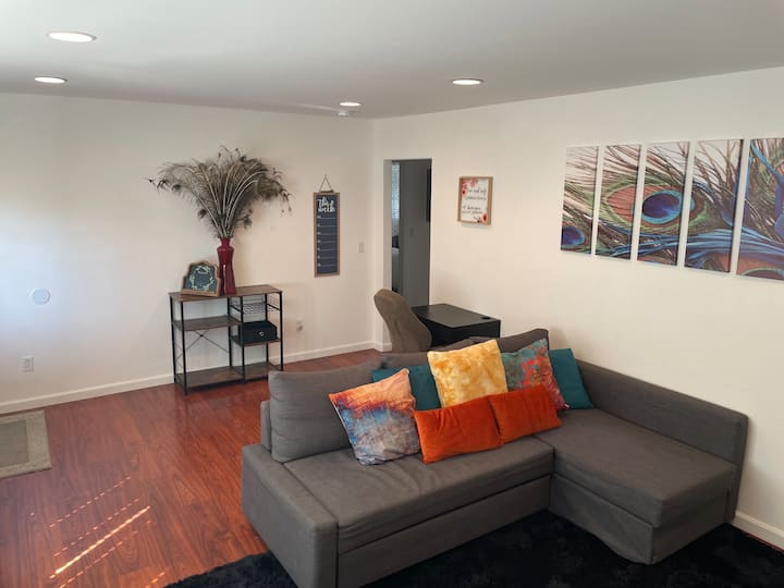 Country Peacock Cottage-30+ Night Stay Nw Sr
2beds - Sebastopol, CA