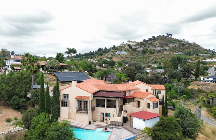 Spanish Hacienda With 360° View - La Mesa