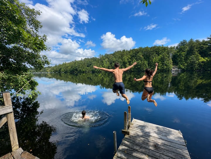 Cozy Riverfront Retreat W/dock Firepit Petfriendly - Corinth, NY