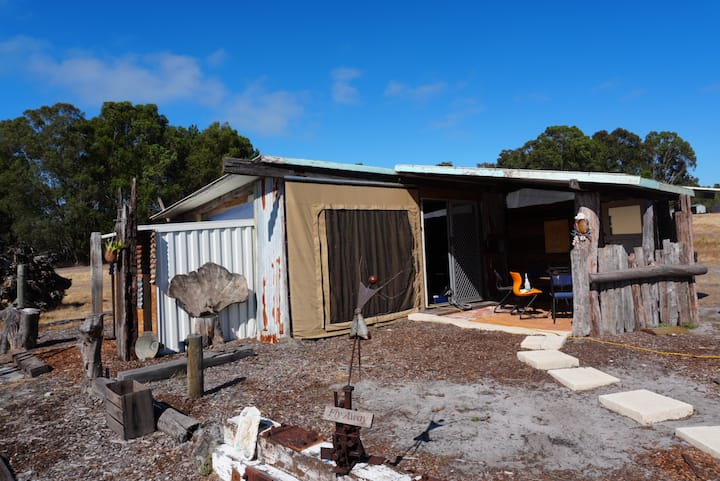 Holden-pet Friendly Glamping: Margaret River - Western Australia