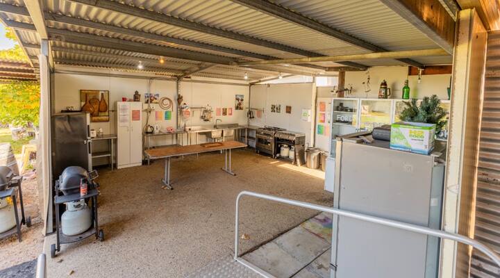 Holden-pet Friendly Glamping: Margaret River - Busselton