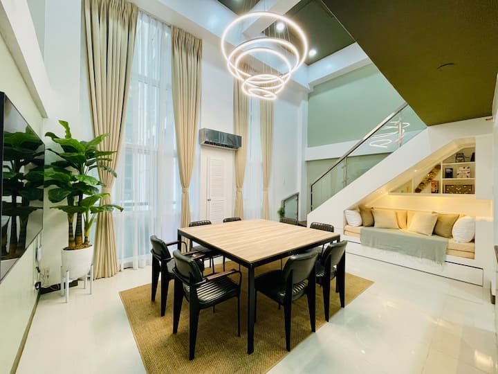 The Spacious Suite With High Ceiling + Parking - Quezon City