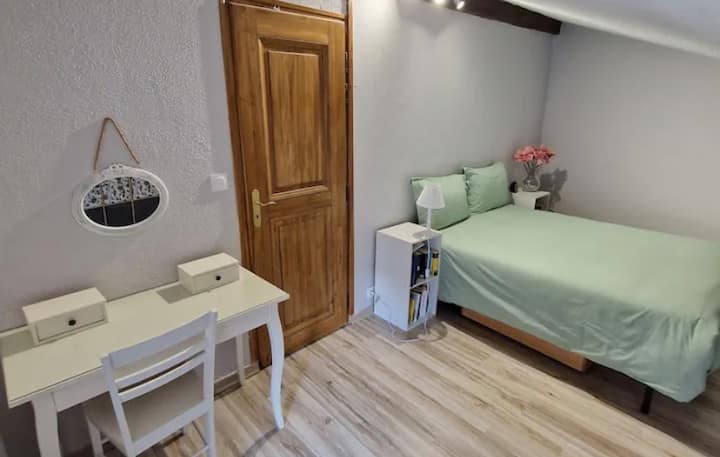 Chambre Grey Moirans Centre Ville - Moirans