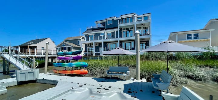 5 Bed/5 Bath-spa-skydeck-elevator-dock-sleeps 14. - Avalon