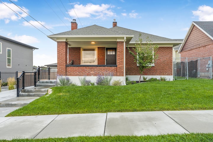 Downtown Hot Tub Bungalow - Ogden, UT