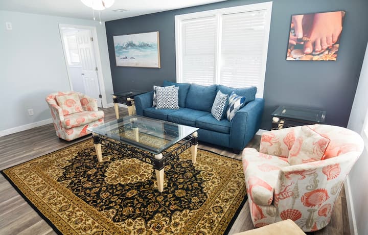 Joyful 5br House Near Beach W/ Fire Pit - Myrtle Beach, SC