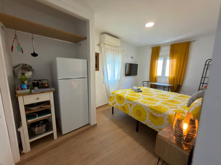 Suite Con Baño Y Cocina. Vistas Calle Comercial - Torremolinos