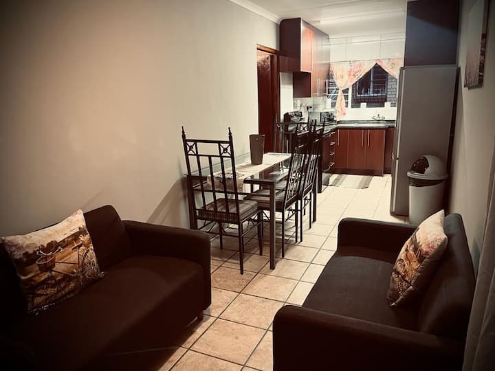 Lovely 1-bedroom Apartment In Suiderberg - Pretoria