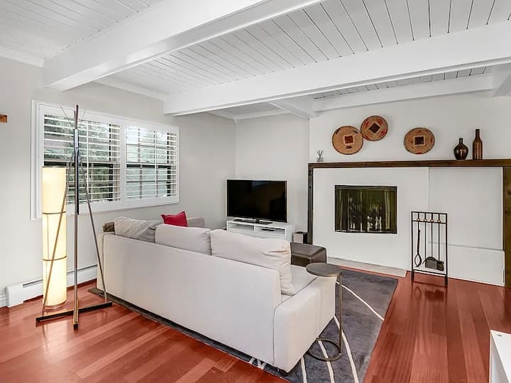 Quaint West Vail Condo - Vail, CO