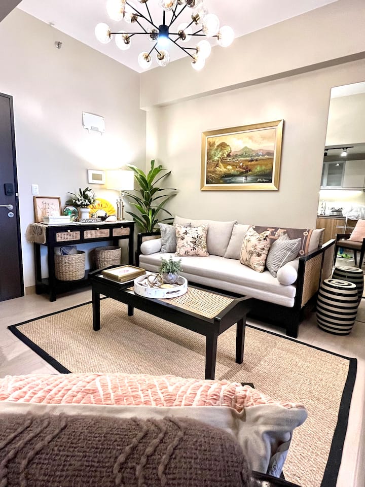 Modern Luxury Stay In Eastwood I Smarttv W Netflix - Quezon City