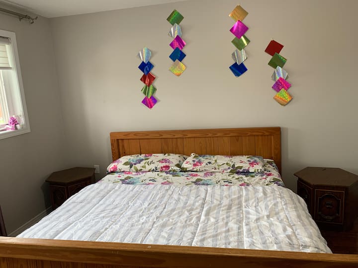 Cozy Room - Barrie