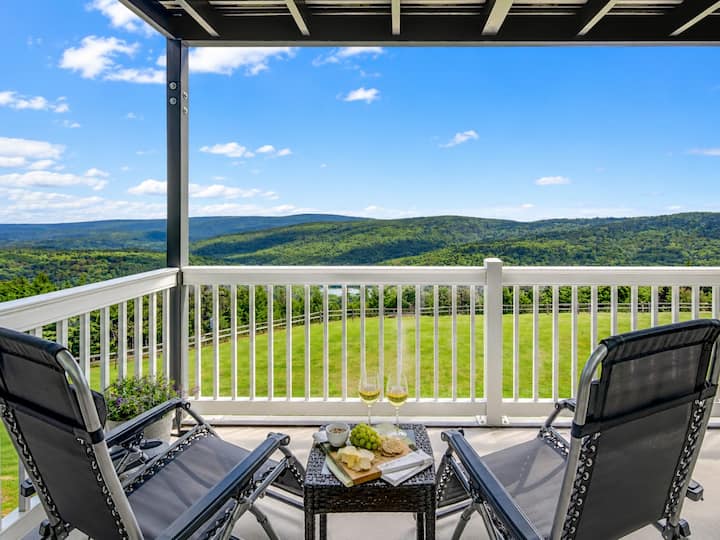 Slope Side Ski In Out Mtn View Balcony - Snowshoe, WV