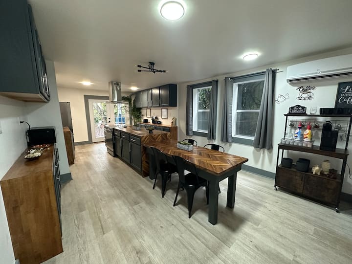Spacious • Modern ~ Dt Brunswick - Brunswick, GA