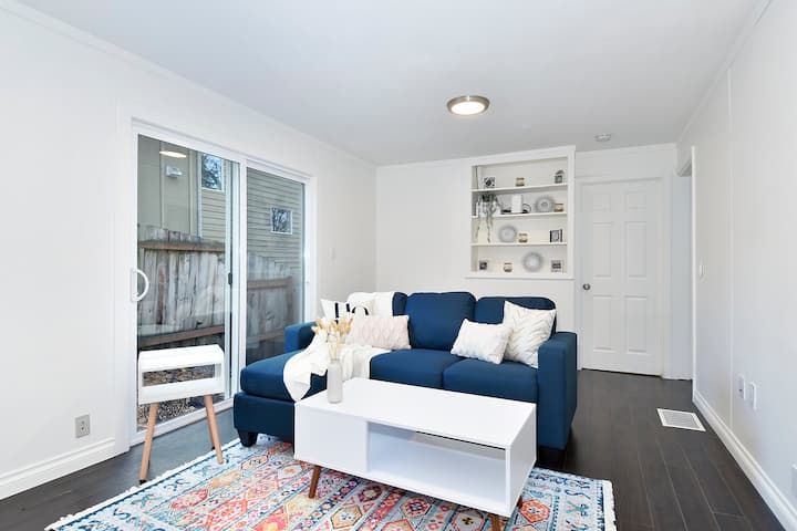 Serene Lake Oswego Home For Rent - Lake Oswego, OR