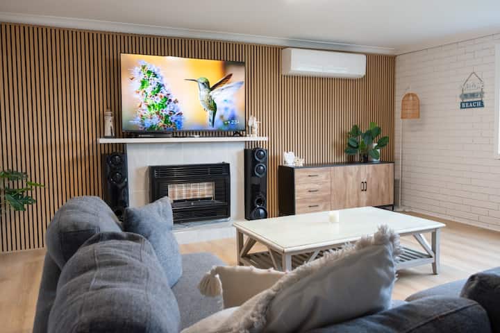 Beach Days & Backyard Stays – Dromana Family Home - Dromana
