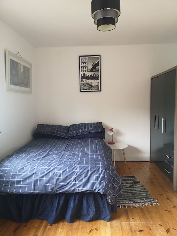 Business Friendly Room - Cork