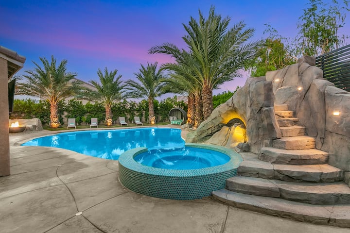 Giant Tropical Pool - Beach Entry & Slide - California