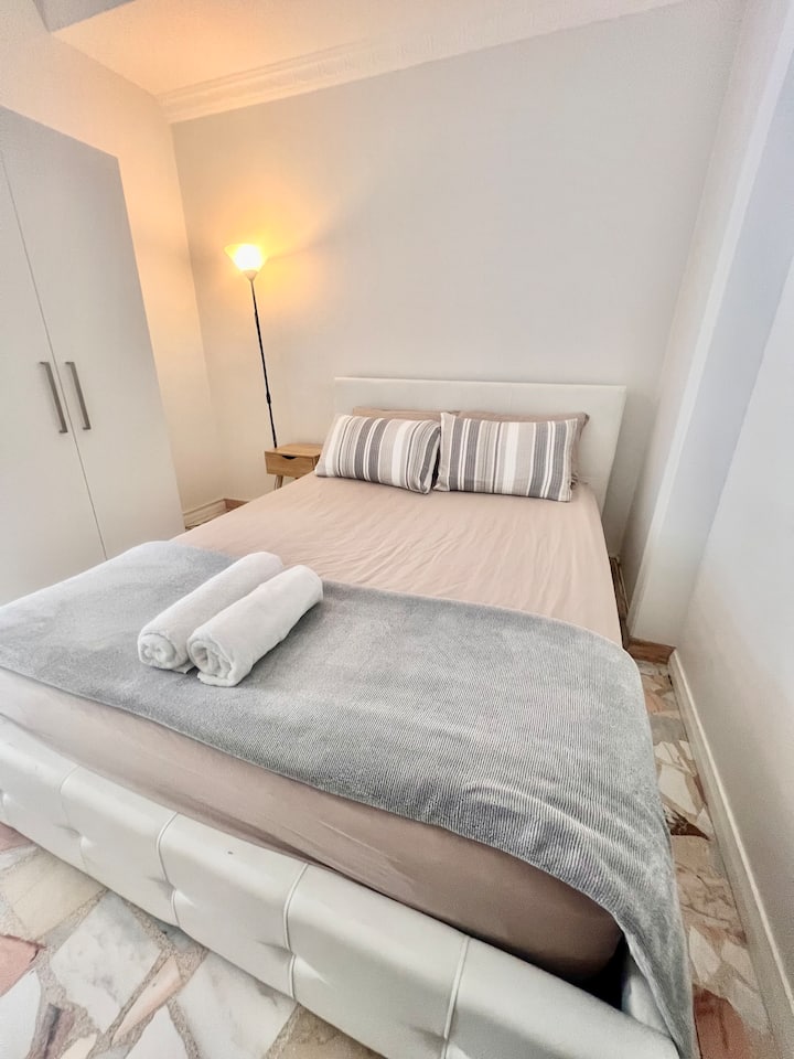 Cabramatta Central 521 - Lansdowne