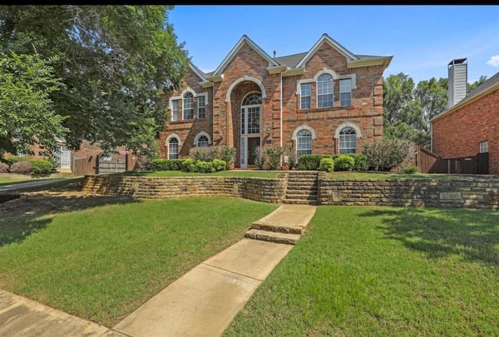 Beautiful 5br Home In Southlake - Roanoke, TX