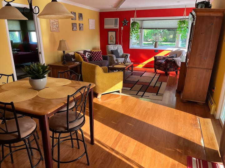 Spacious But Cozy - Stony Brook