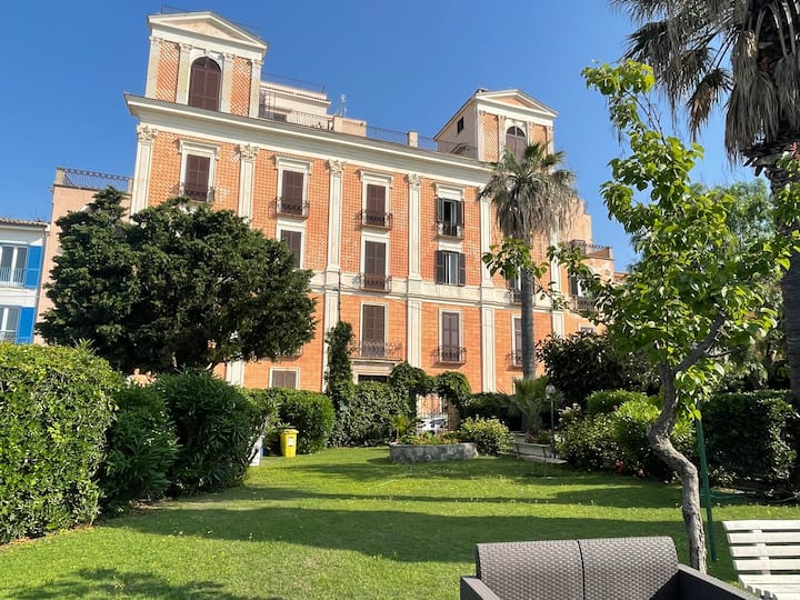 Casa Vacanze In Palazzo Storico Con Vista Mare - Formia