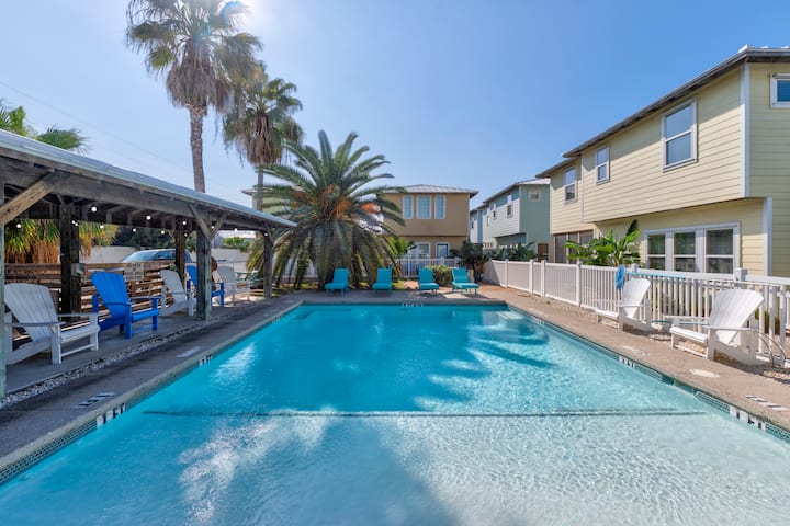 Beautiful 4bdr Private Coastal Home - Shared Pool - Port Aransas, TX