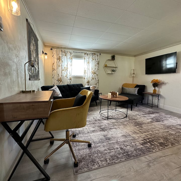 The Yellow Bungalow - Kalispell, MT