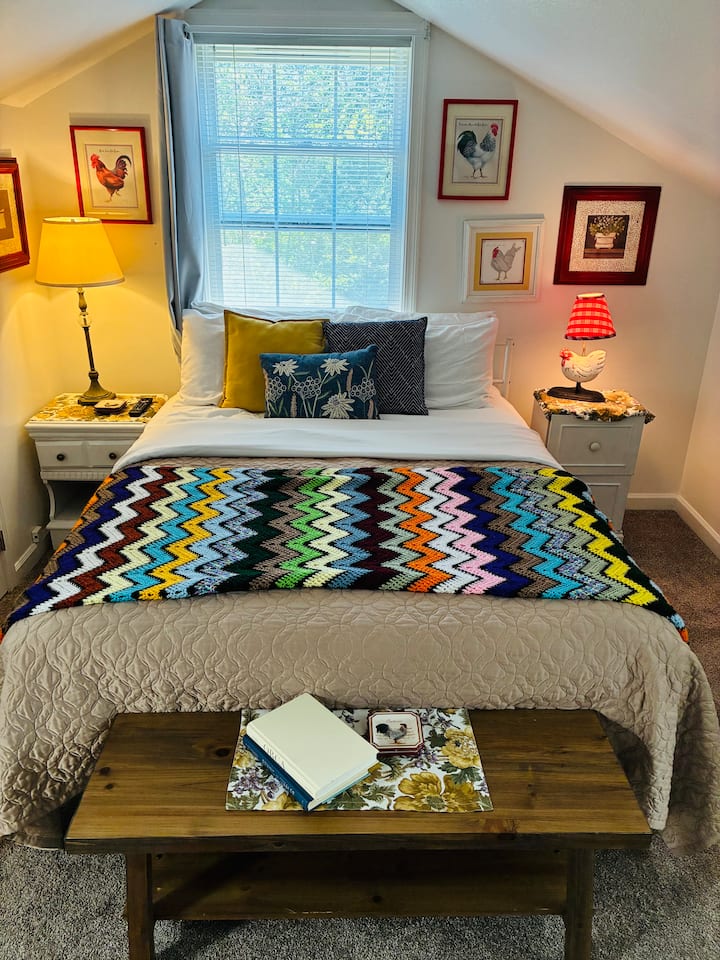 Balconyview+pickleball+booknook In Woods - Port Angeles, Washington