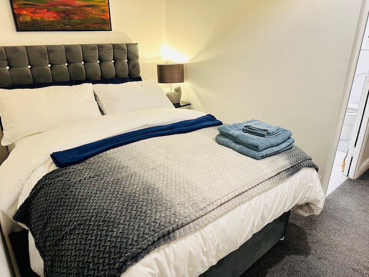 1 Luxe Exec Bedroom Apt Derby - Derby