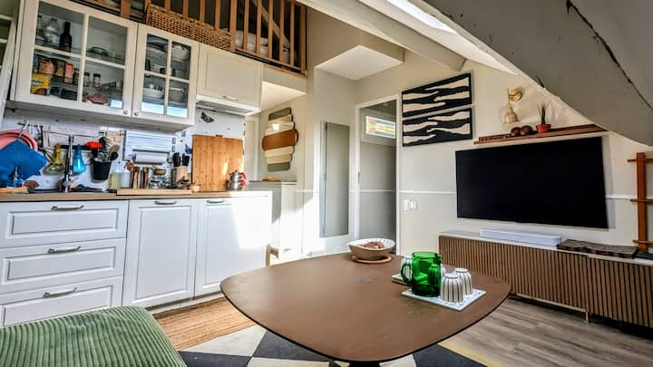 Dernier éTage Sous Pente Avec Mezzanine - Paris