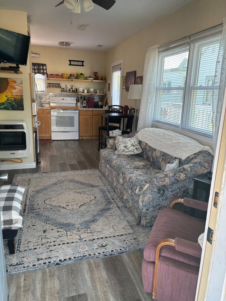 Sunflower Cottage - Kansas
