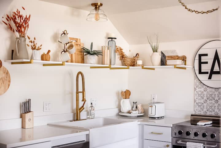 Stylish, Cozy Home 2 Bed/1 Bath Walk To Downtown! - Colorado Springs