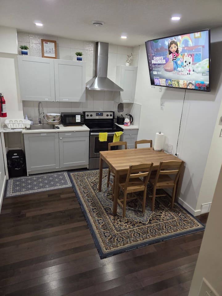 Legal Secondary Suite Basement - Calgary
