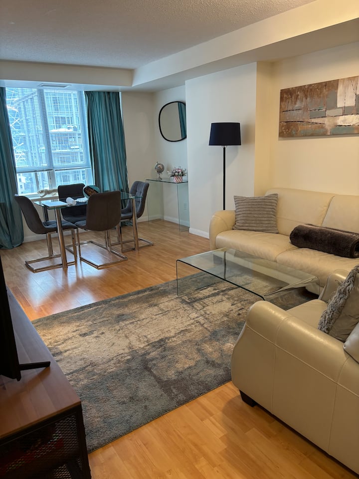 Spacious Luxury Condo In Prime Downtown Location - Toronto