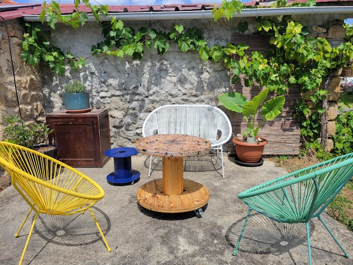 Maisonnette Climatisée à La Campagne + Terrasse - ibis Budget Thiers