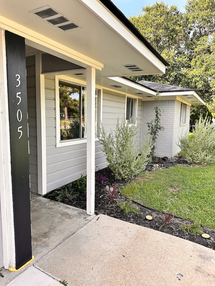 Centrally Located Home In Bryan - Bryan, TX