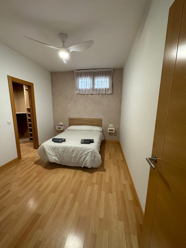 Habitación Privada Con Vestidor - Granada