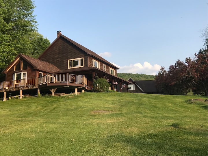 Sunsets On The Ridge - Waterbury Village Historic District