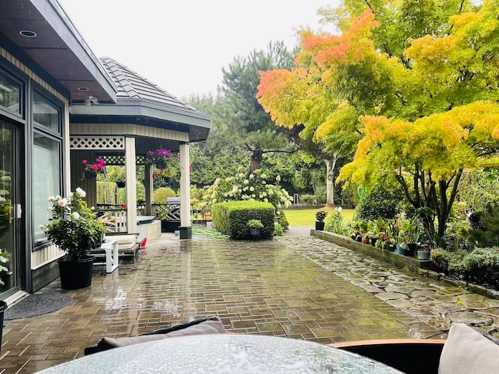 Big House Huge Yard! 10 Minutes Away From Airport - Delta