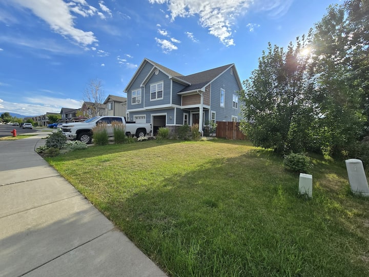 Centrally Located - Fenced Yard & Dogs Welcome - Bozeman, MT