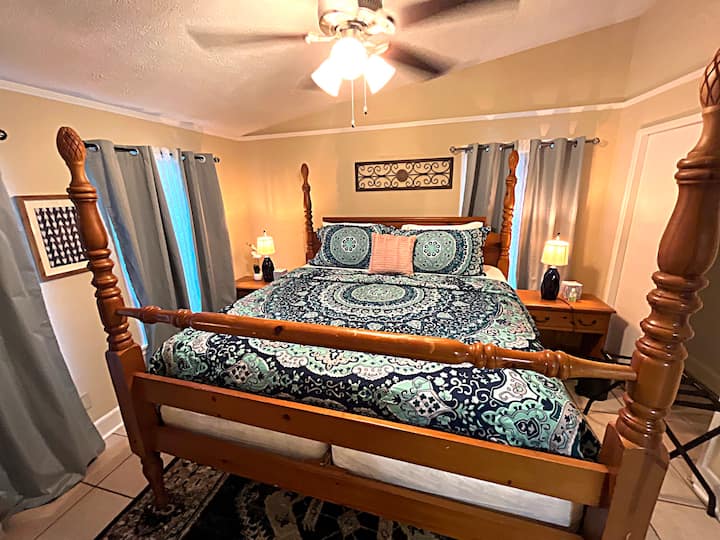 •A Family Haven N' Heartoftupelo
-4bedroomsleeps9- - Tupelo, MS