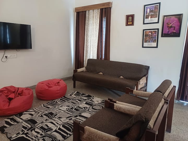 Stately @ Tranquil Terrace Villa - Bhopal