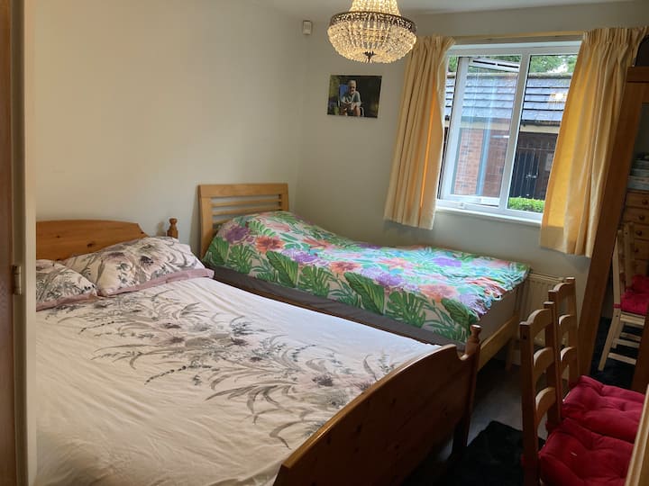 Room For 3-4 Guests In Central Cardiff - Cardiff
