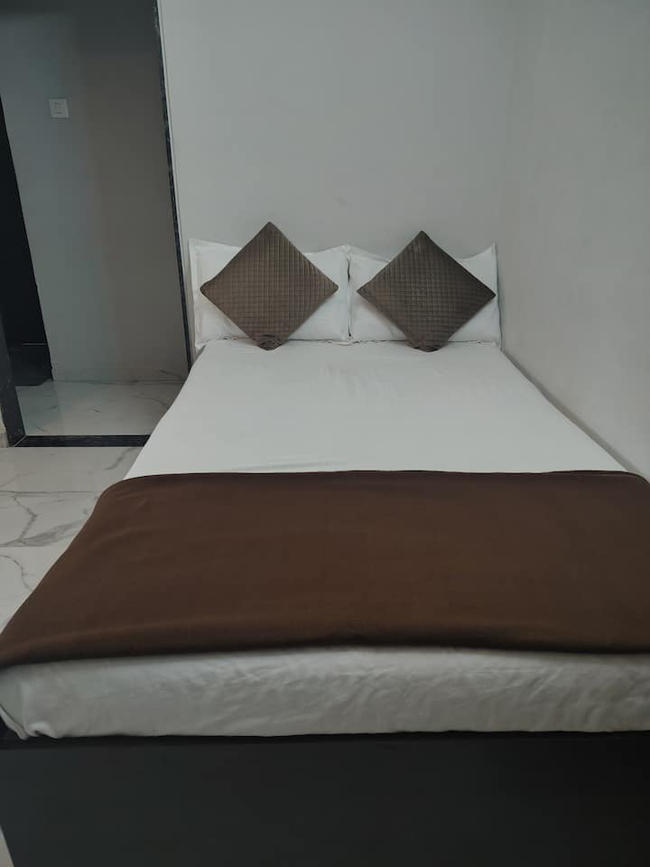 Katke's Homestay. - Solapur
