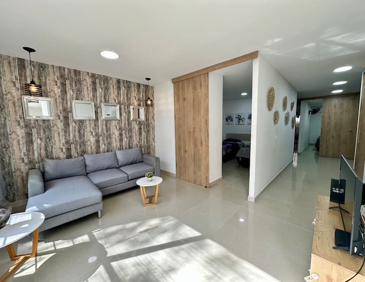 Apartamento Central De 4 Habitaciones - Medellín, Colombia