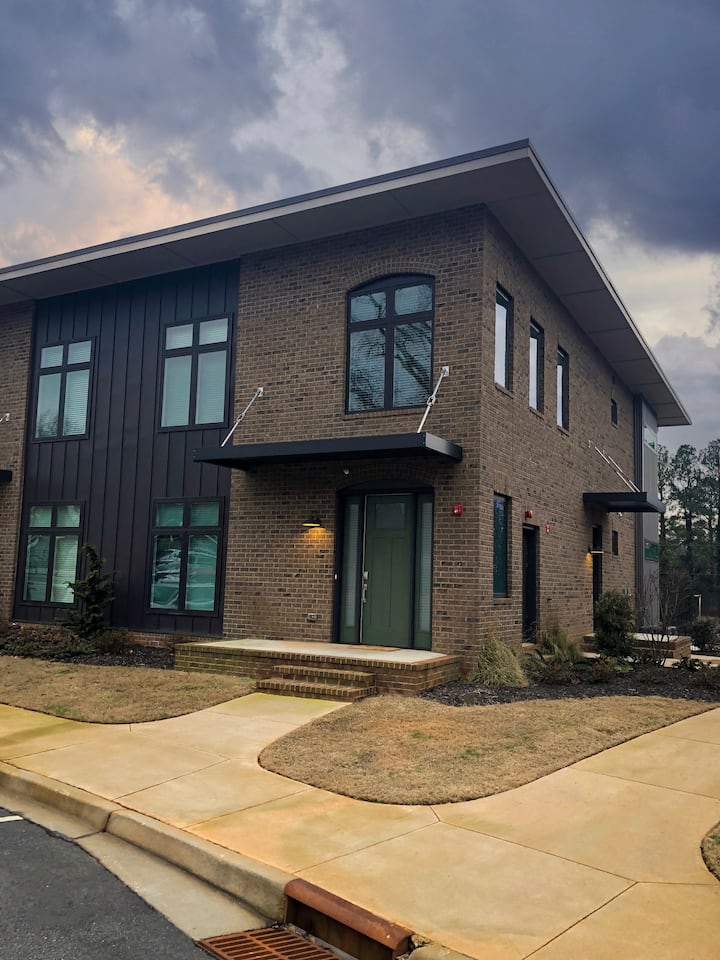 Gated Apt W King Master Suite Near Downtown - Greenville, SC