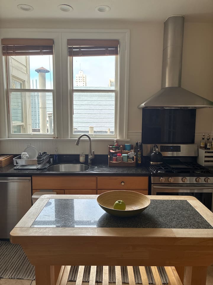 Nob Hill Penthouse. - Sausalito, CA