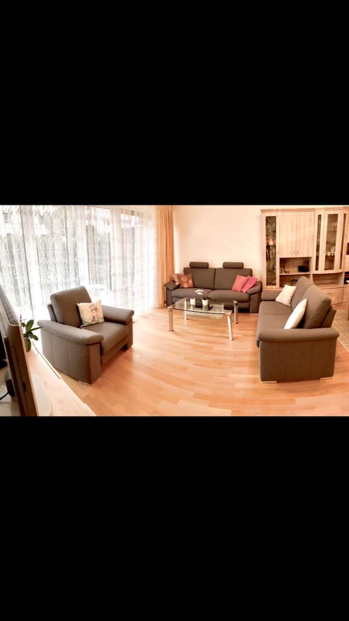 Schöne Wohnung Karlsfeld / Muc - ミュンヘン