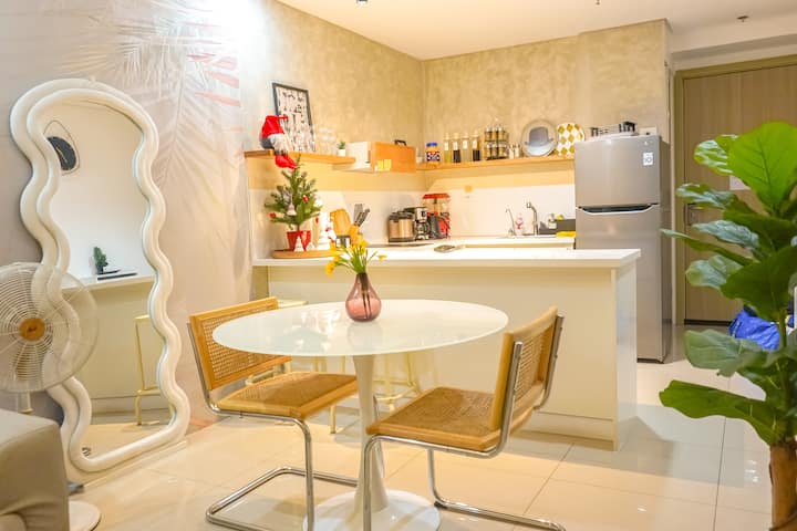 2 Bdr Condo Unit W/ Free Parking Near Moa - Pasay